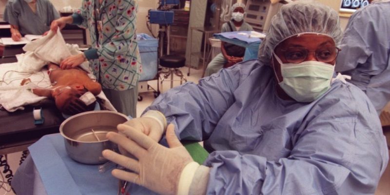 Alexa Canady - first female African-American neurosurgeon | Africhroyale